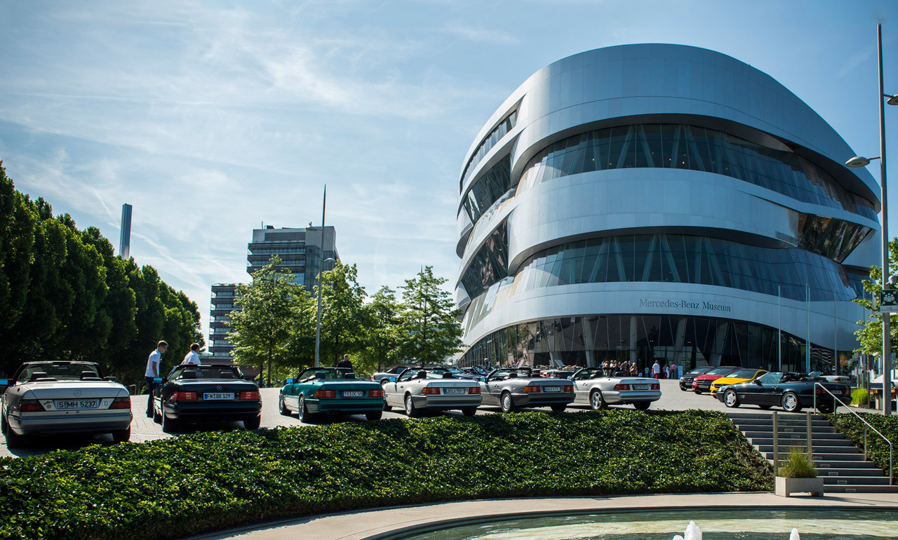 Mercedes-Benz congratulates BMW - Autodevot