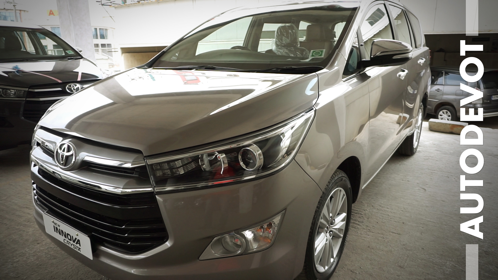 Quick Video Review - Toyota Innova Crysta - Autodevot