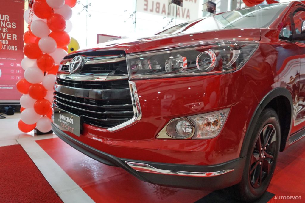 Video: Toyota Innova Touring Sport in WildFire Red - Autodevot