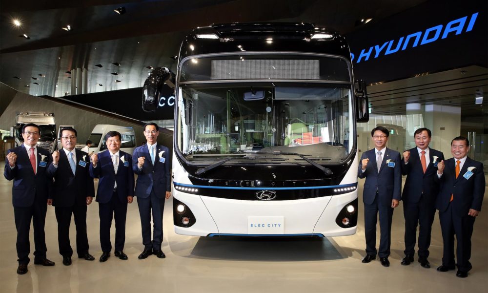 Hyundai unveils 290 km range electric bus - Autodevot