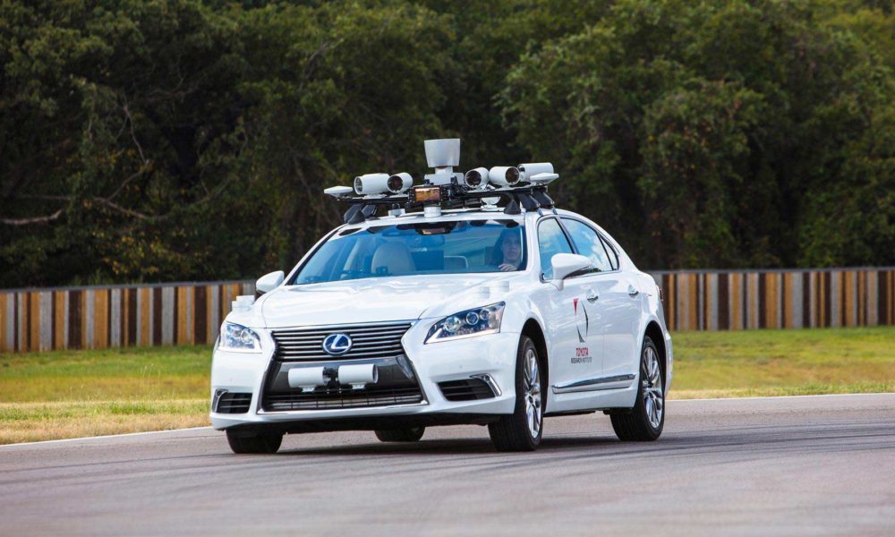 Toyota demonstrates Guardian and Chauffeur autonomous tech - Autodevot