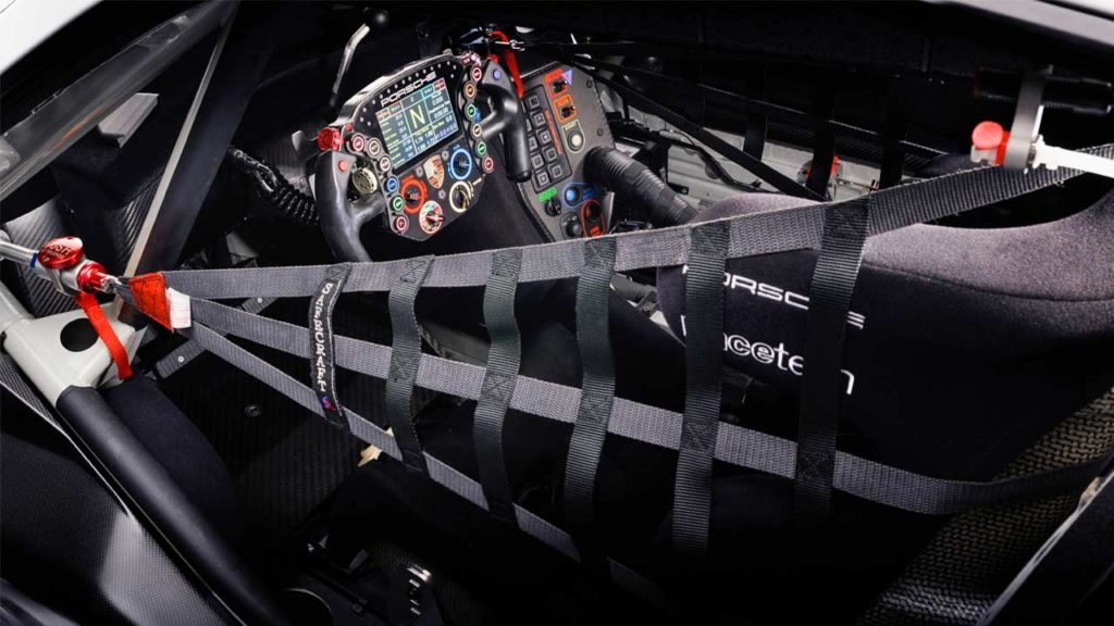 New Porsche 911 RSR ready to defend world championship - Autodevot