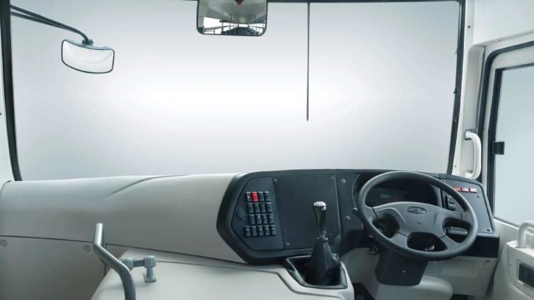 Mahindra Cruzio bus is ready for corporate transport - Autodevot
