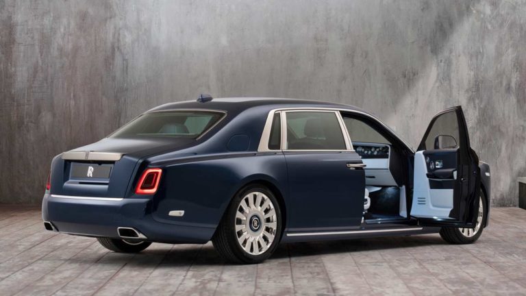 This Rolls-Royce Phantom is full of Roses - Autodevot
