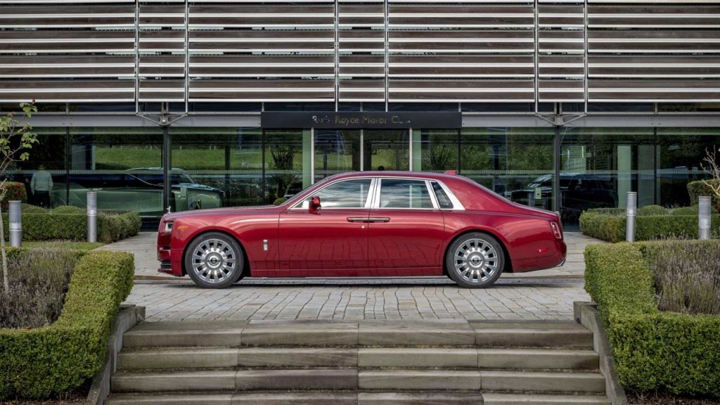 Rolls-Royce Red Phantom will be auctioned off to fight AIDS - Autodevot