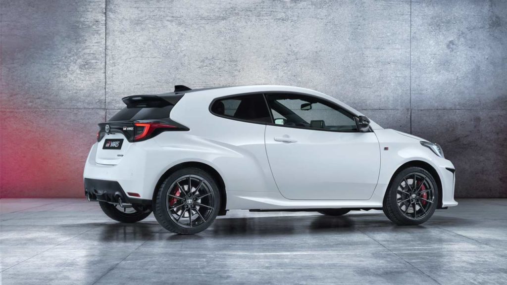 2020 Toyota GR Yaris hot hatch debuts with AWD and 6-MT - Autodevot