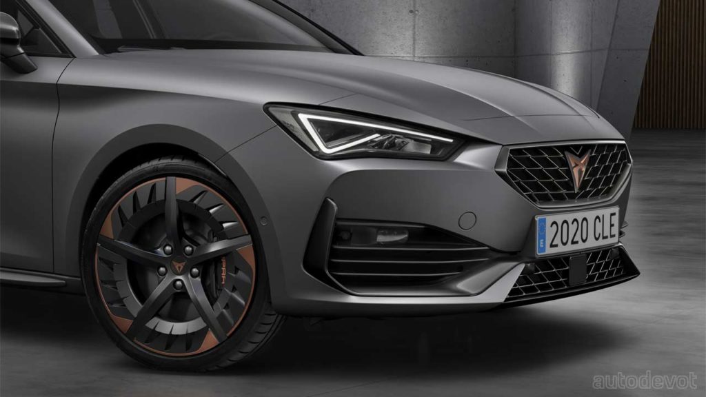 Cupra Leon hot hatch debuts with a PHEV variant & an AWD wagon - Autodevot