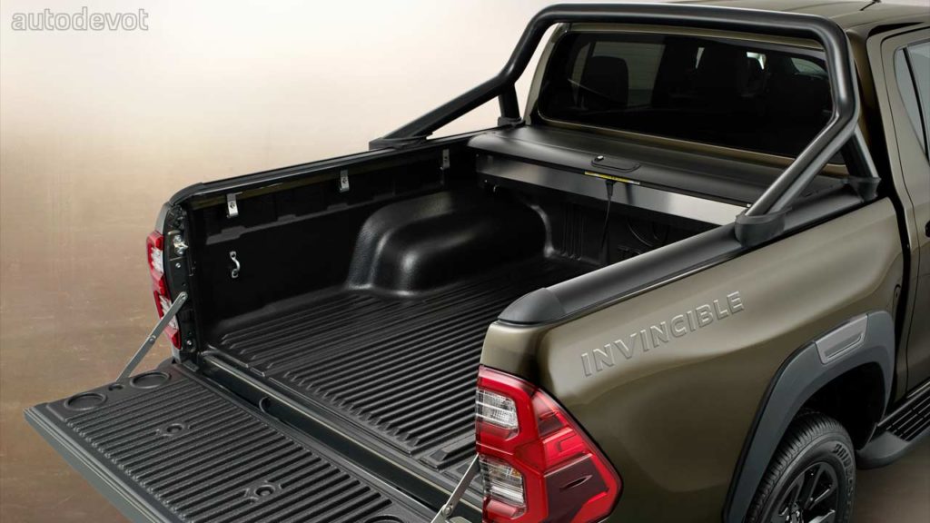 Toyota Hilux facelift debuts with more torque - Autodevot