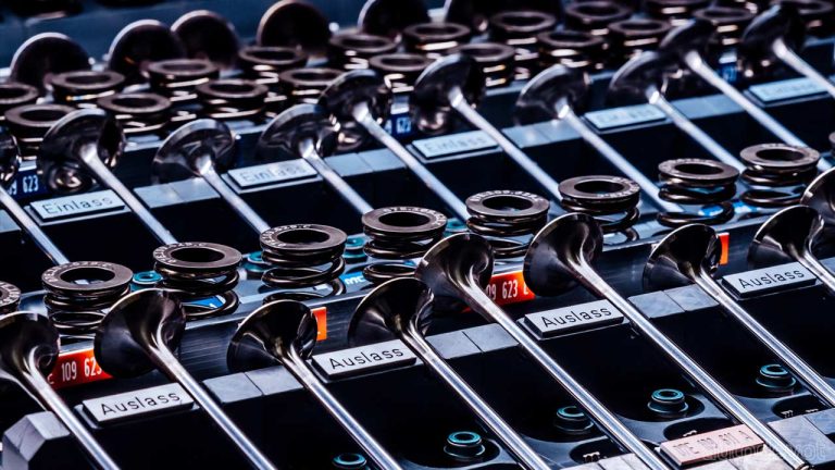 The story of the Bugatti W16 engine - Autodevot