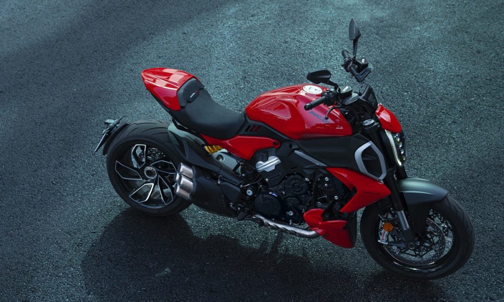 2023 Ducati Diavel V4 debuts with a Granturismo engine - Autodevot