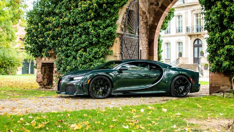 400th Bugatti Chiron is a green Chiron Super Sport - Autodevot