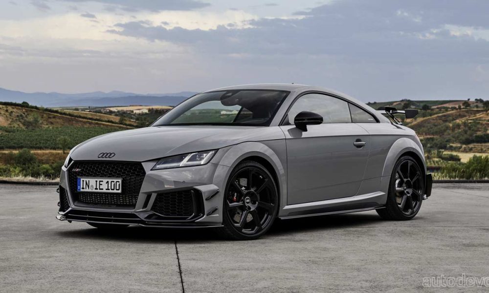 Audi TT RS Coupé iconic edition debuts with dark looks & aerokit ...